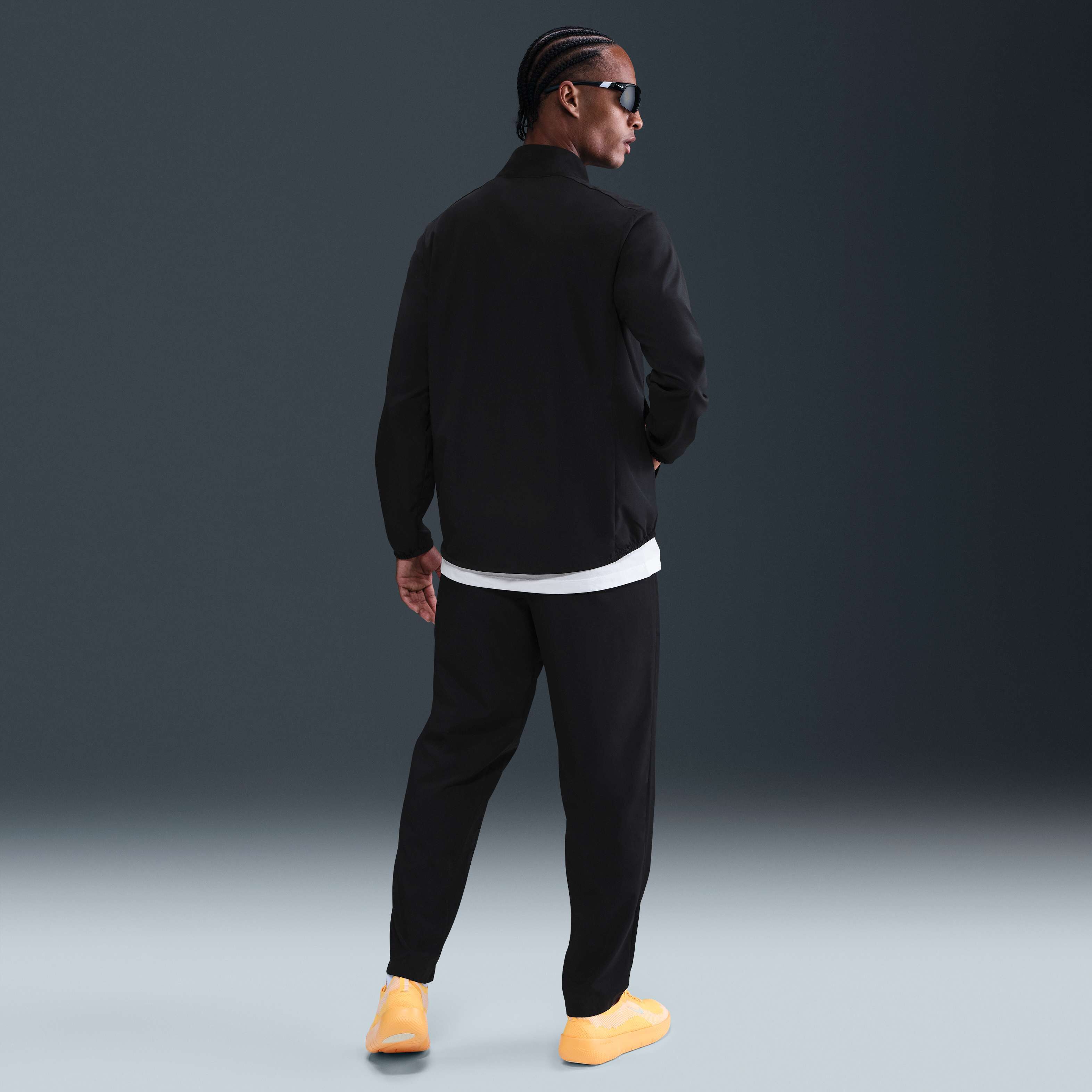 Buy Nike Form Men's Dri-FIT Versatile Jacket - Black/White | Nike UAE ...