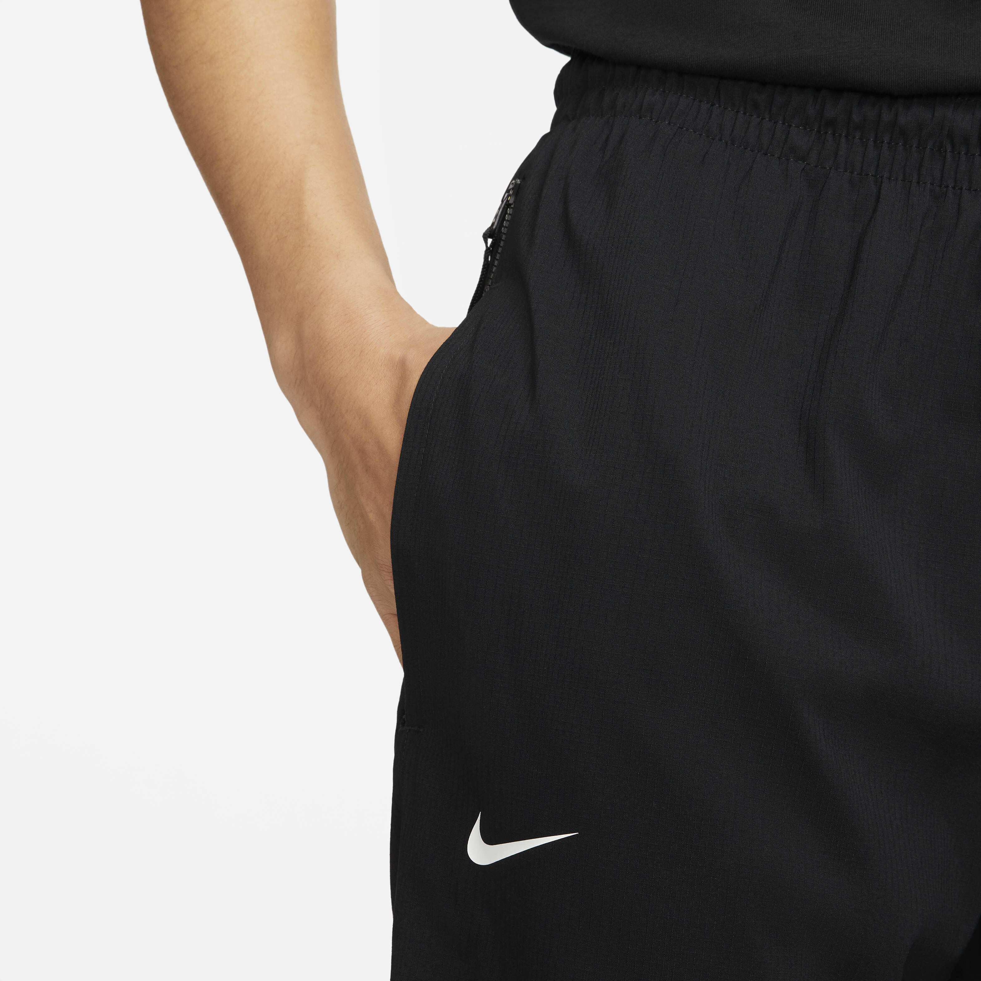 Buy Nike DNA Men's Woven Basketball Trousers - Black/White @ Nike UAE