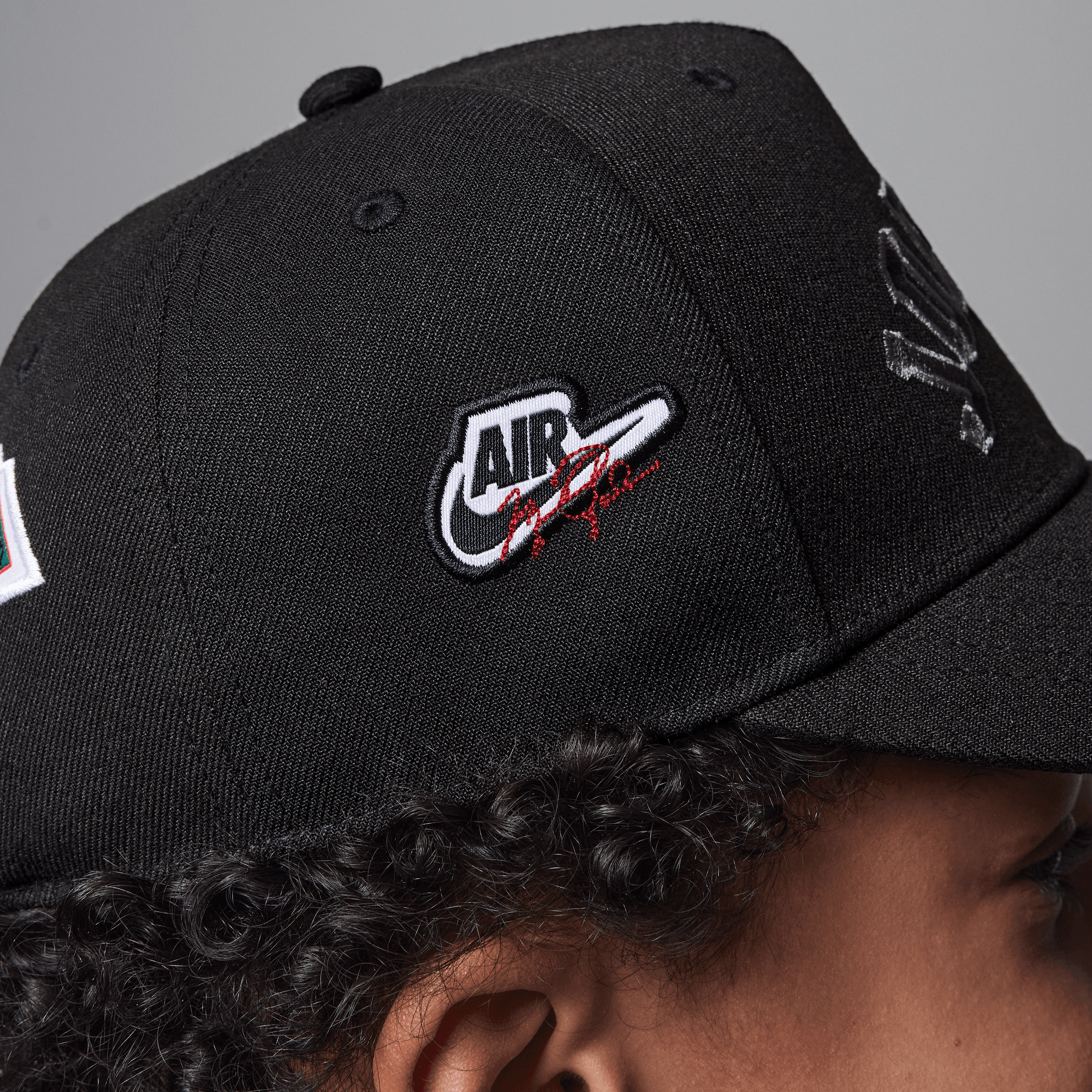 Buy Jordan Big Kids' Signature Curved Brim Cap - Black | Nike UAE Official