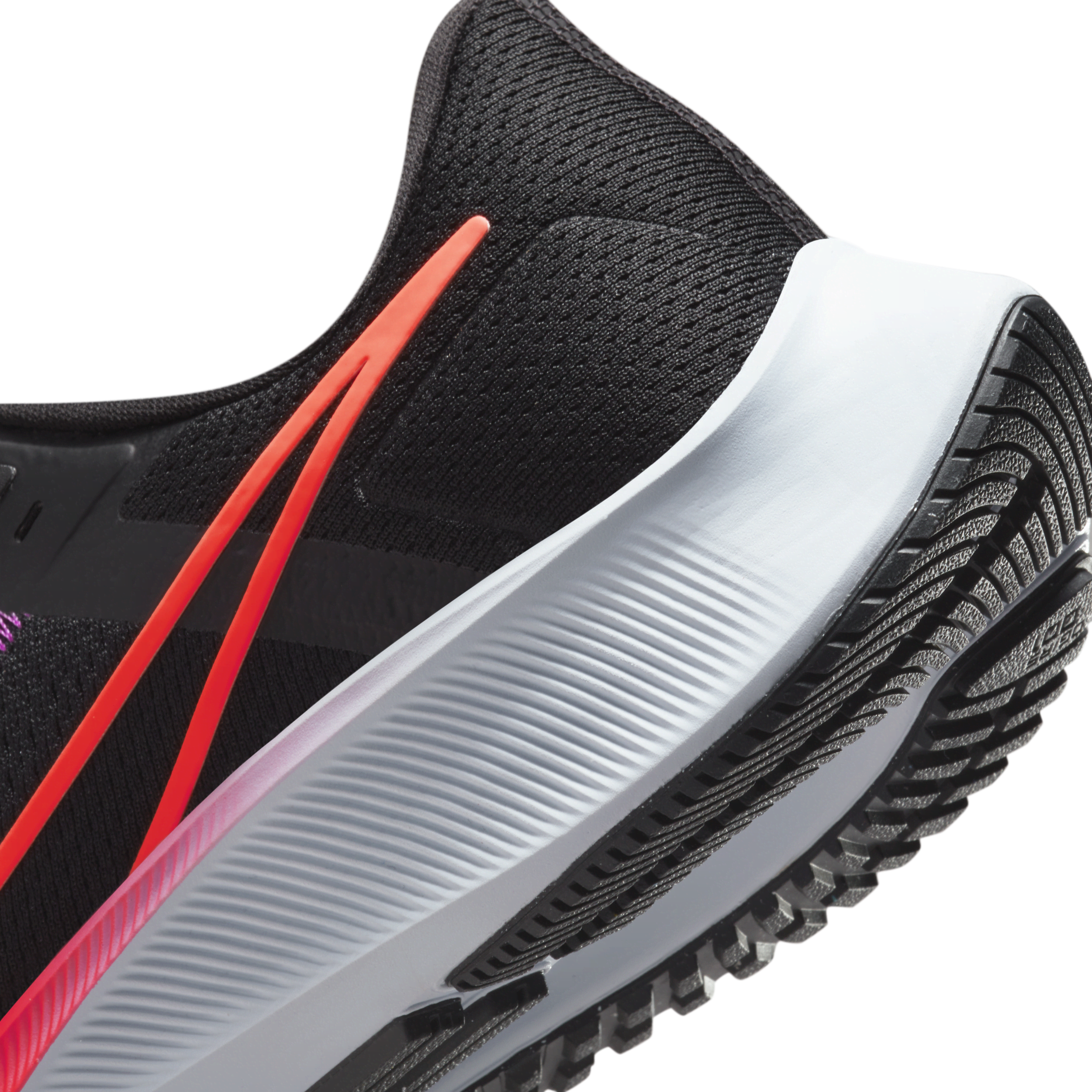 Buy Nike Pegasus 38 Men's Road Running Shoes | Nike UAE Official
