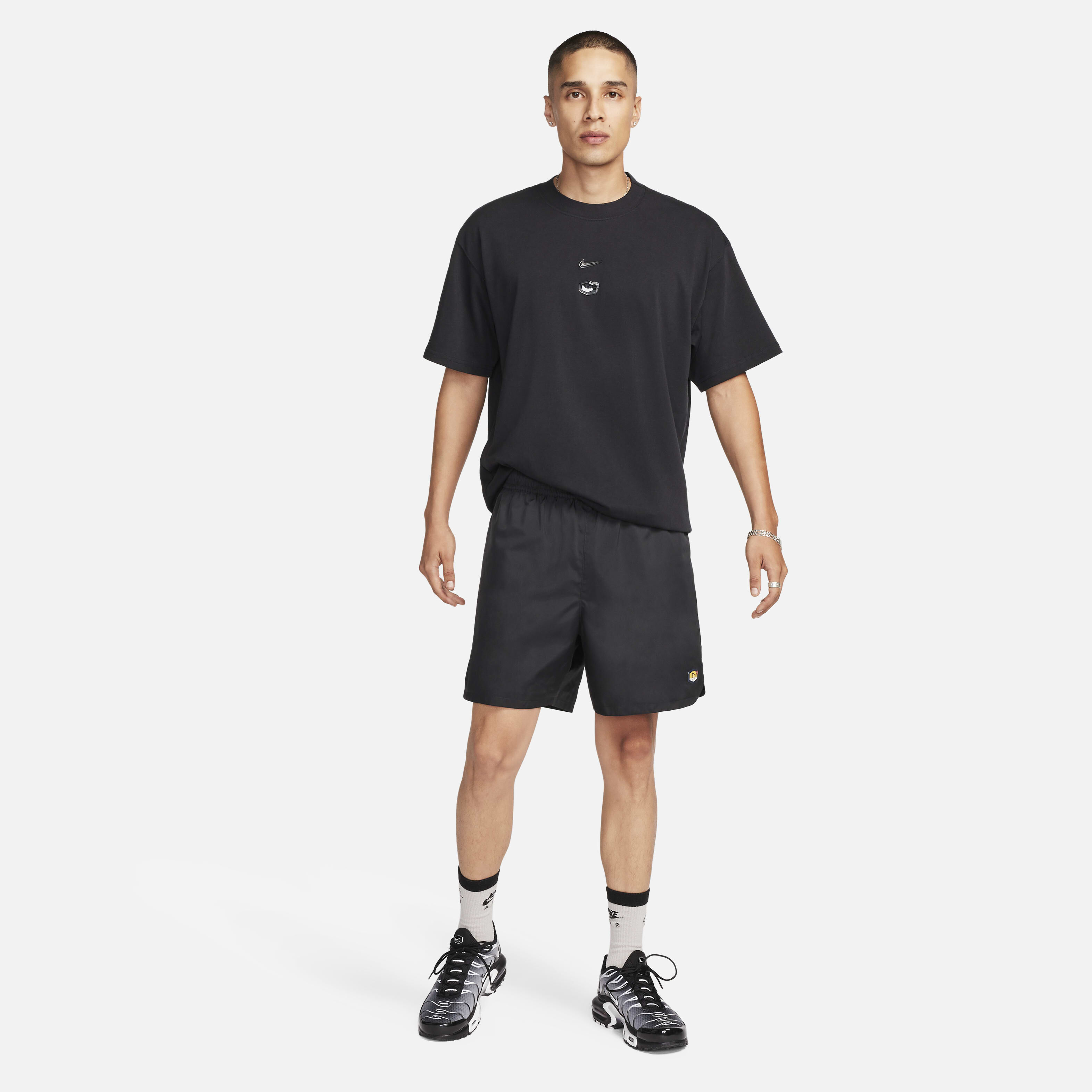 Buy Nike Sportswear Men's T-Shirt - Black | Nike UAE Official