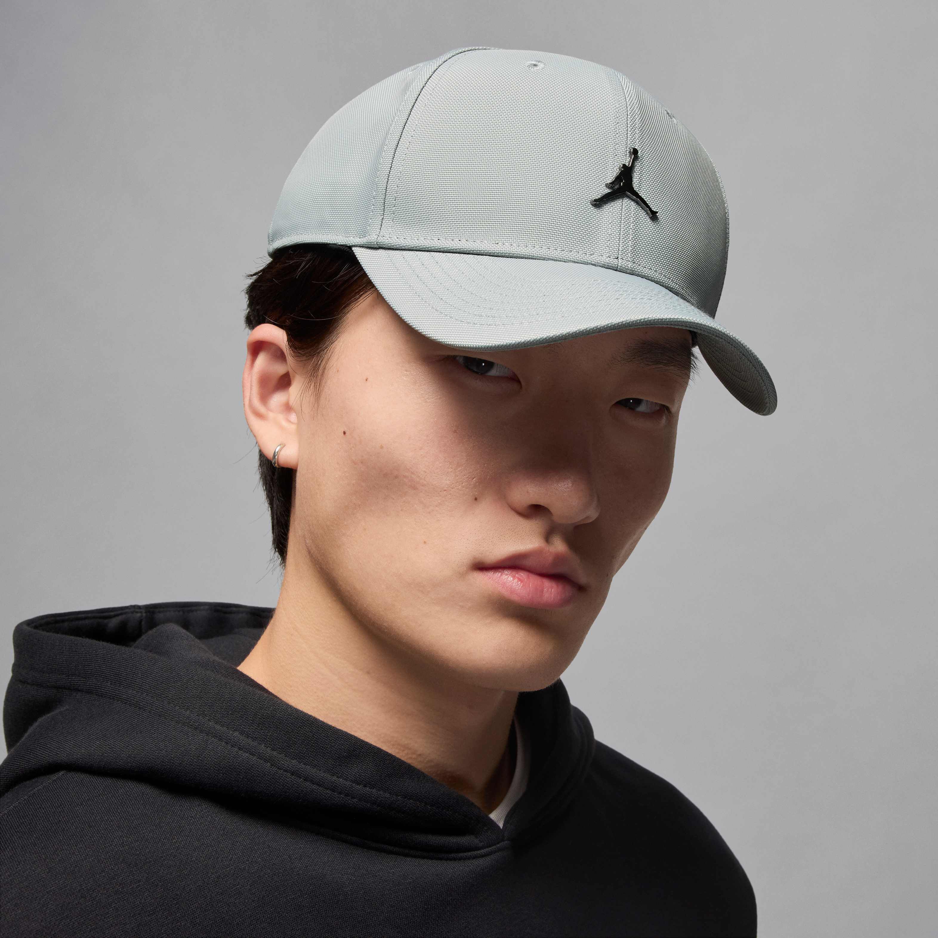 Buy Jordan Rise Structured Metal Jumpman Hat - Light Smoke Grey @ Nike UAE