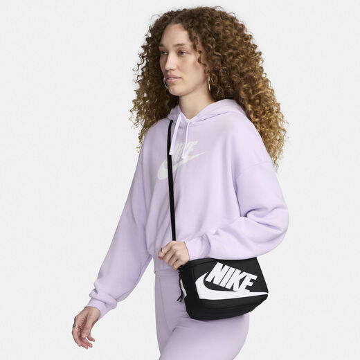Shop Online the Latest Sports Accessories for Men | Nike UAE