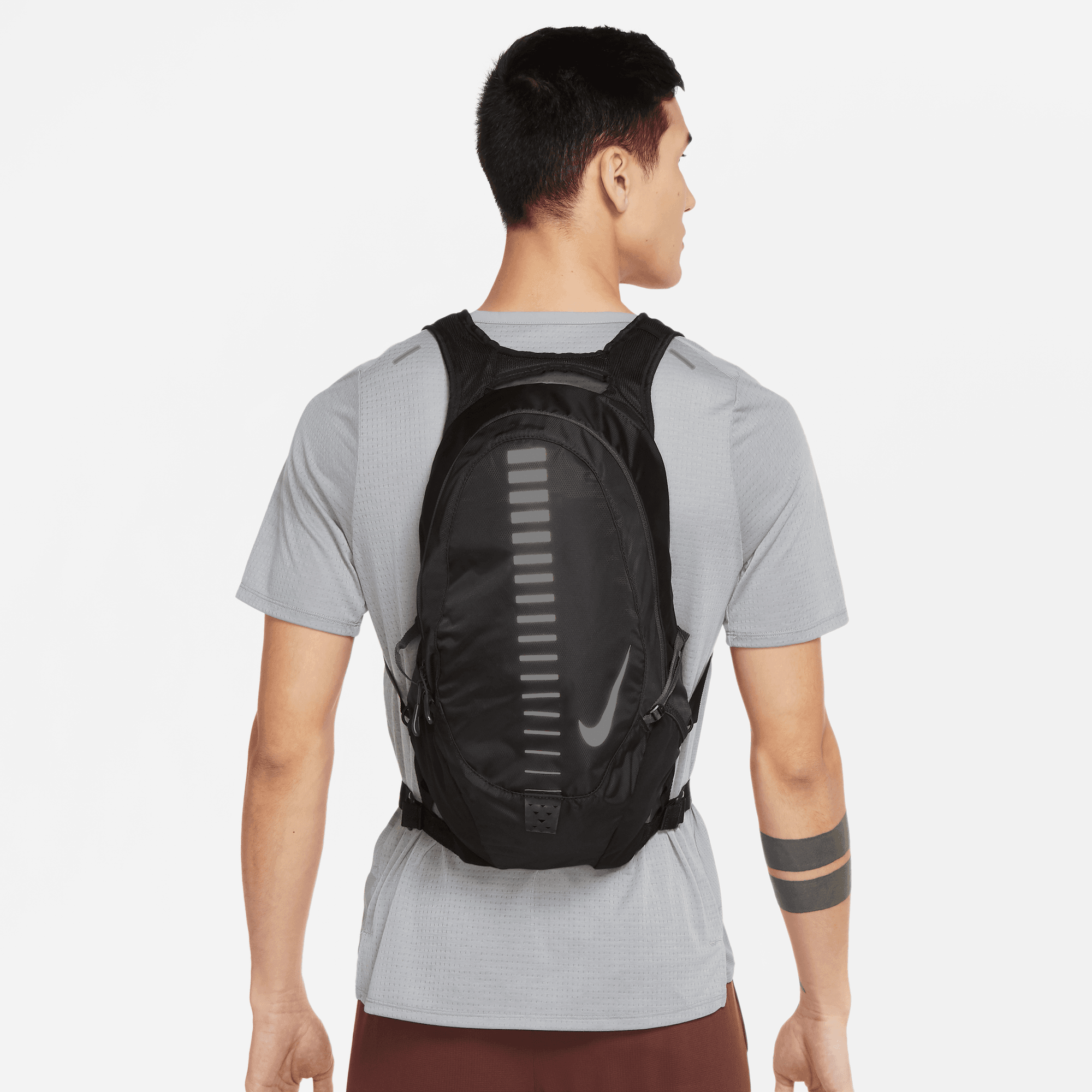 Buy Nike Run Backpack - Black/Anthracite/Silver @ Nike UAE