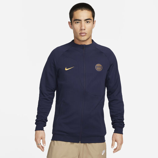Explore Nike Football Jackets & Gilets: Stay Warm | Nike UAE