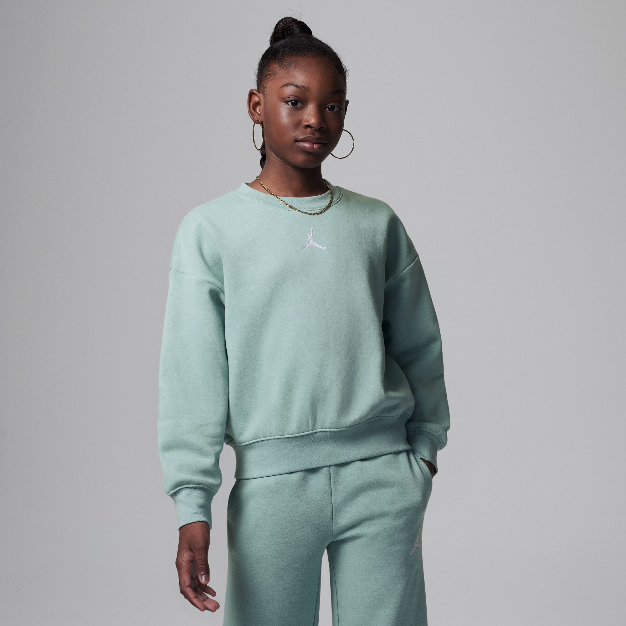 Buy Jordan Icon Play Oversized Crew Big Kids Top - Mineral @ Nike UAE