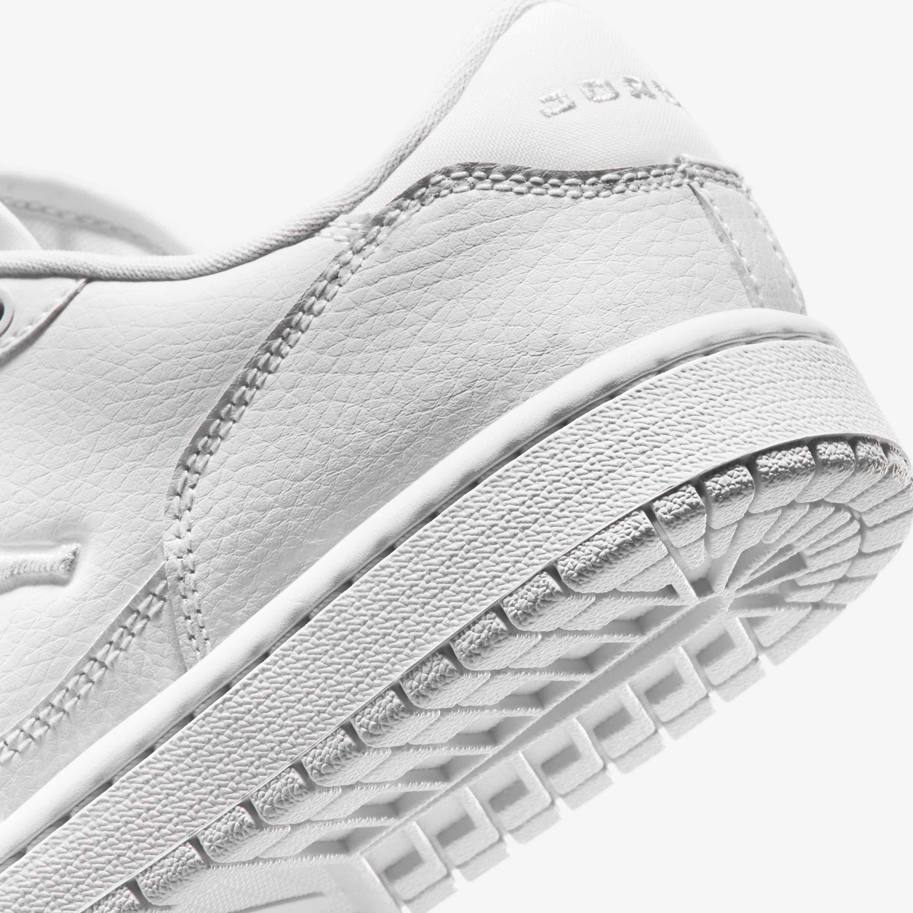 Buy Jordan Court Connect Low Older Kids' Shoes - White/Pure Platinum ...