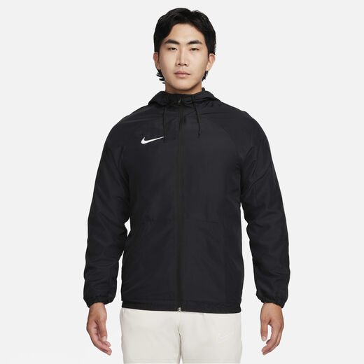 Explore Nike Football Jackets & Gilets: Stay Warm | Nike UAE
