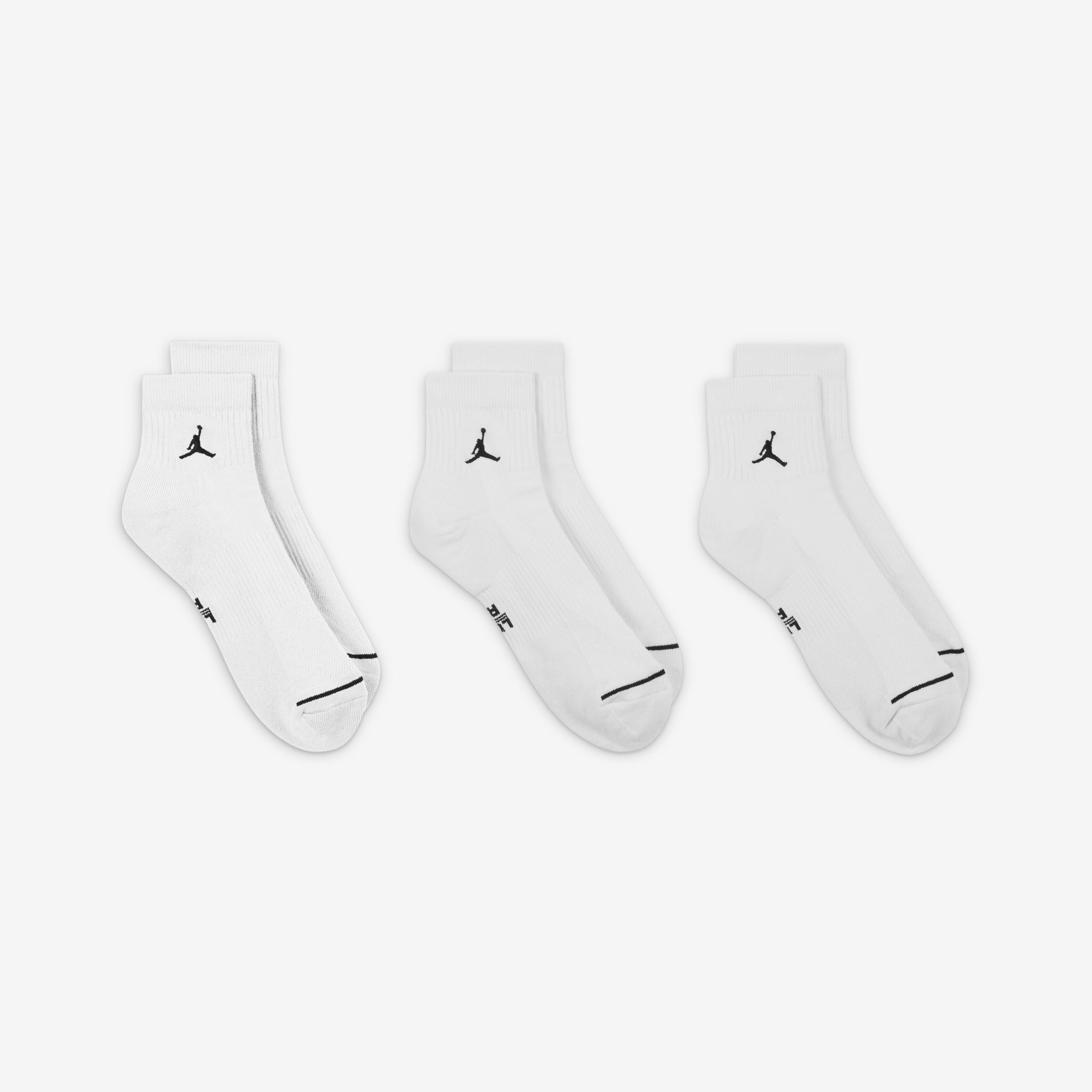 Buy Jordan Everyday Ankle Socks (3 Pairs) - White/Black @ Nike UAE