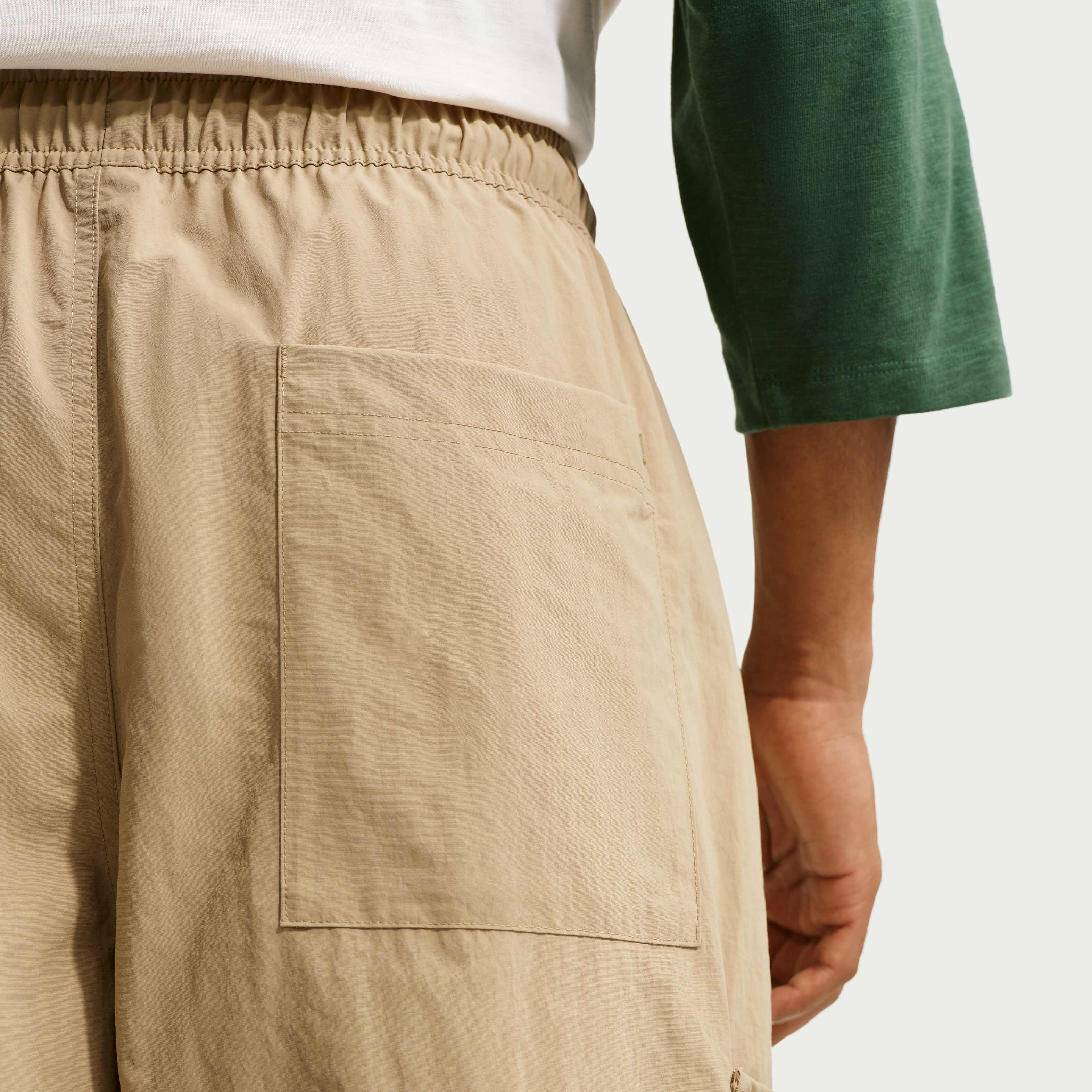 Buy Nike Sportswear Club Men's Oversized Cargo Shorts - Parachute Beige ...