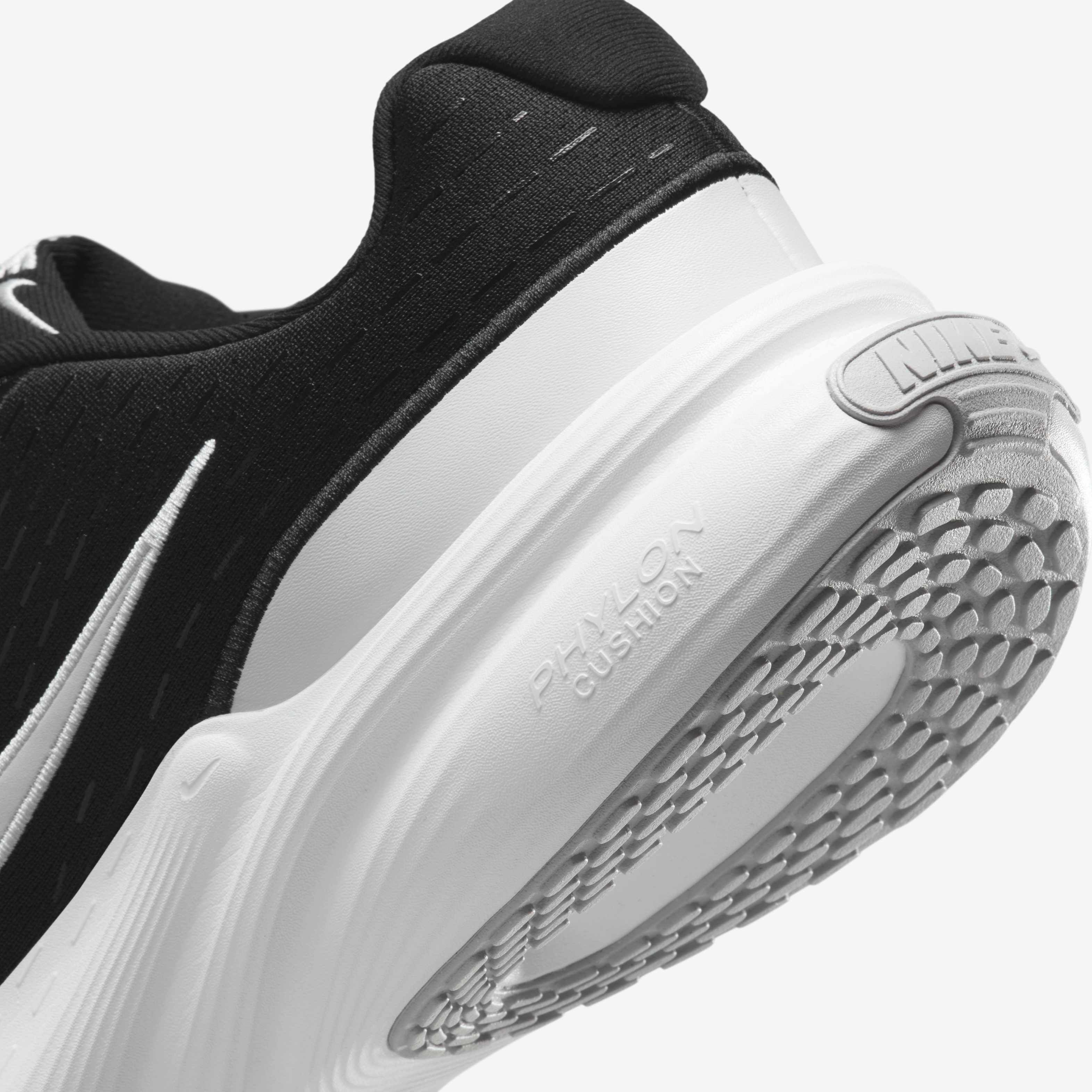 Buy Nike Uplift SC Men's Shoes - Black/White @ Nike UAE