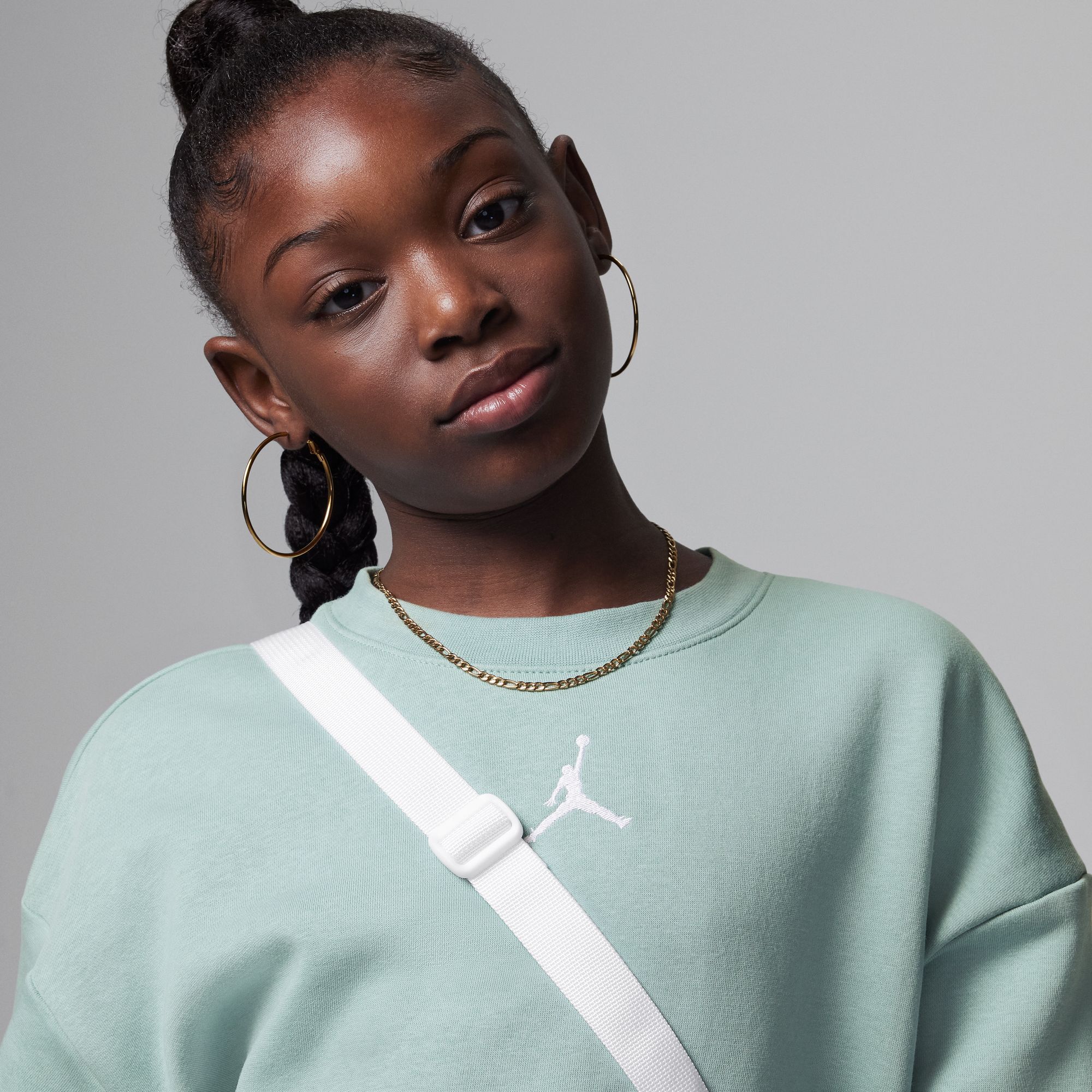 Buy Jordan Icon Play Oversized Crew Big Kids Top - Mineral @ Nike UAE