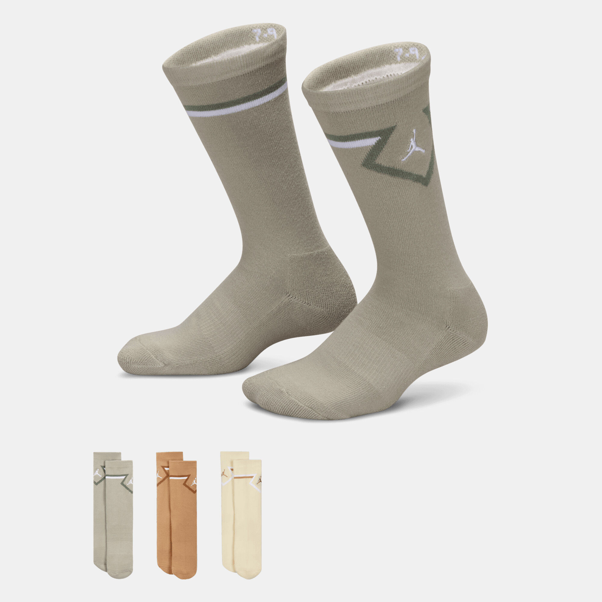 Buy Jordan Big Kids' Diamond Crew Socks (3 Pairs) - Coconut Milk @ Nike UAE