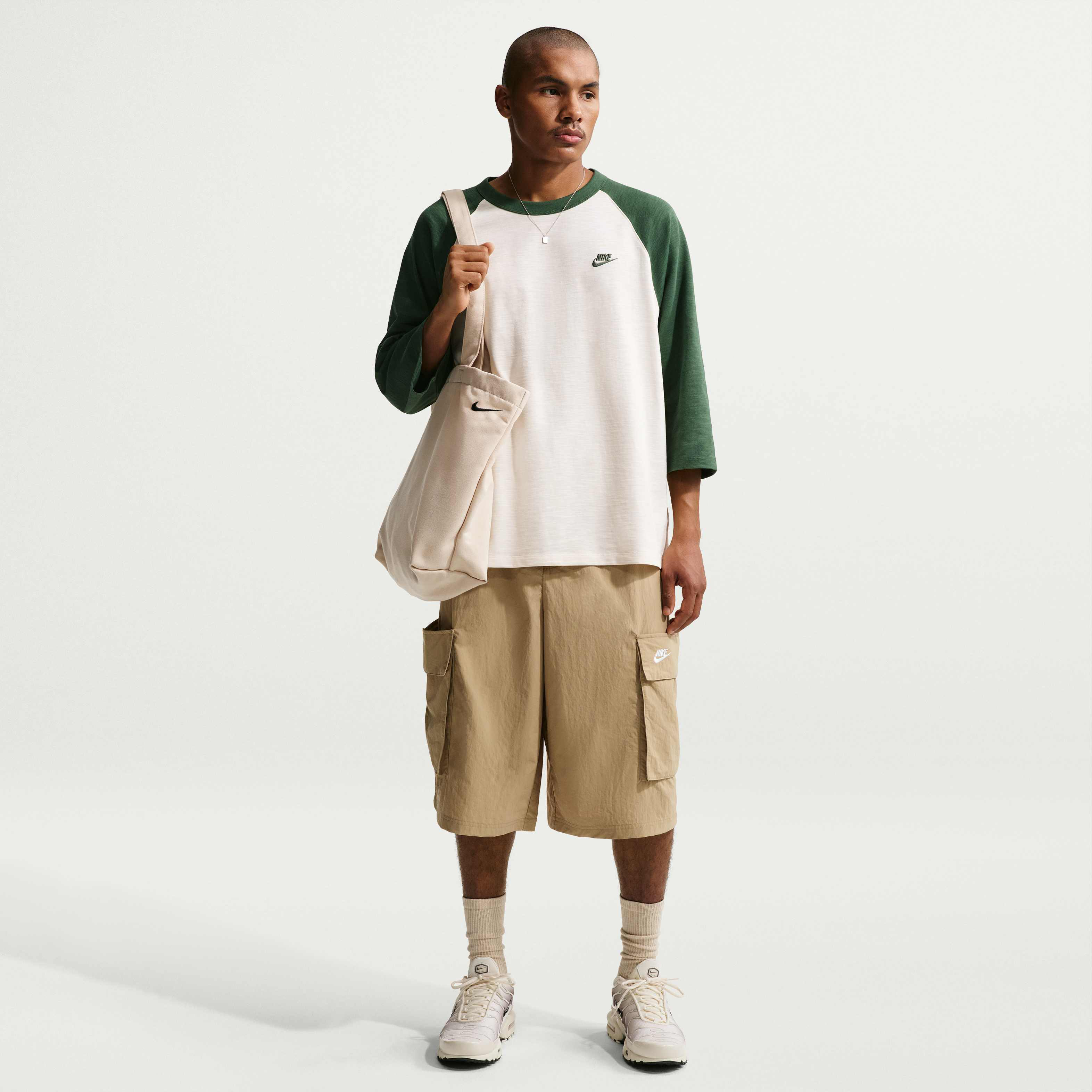 Buy Nike Sportswear Club Men's Oversized Cargo Shorts - Parachute Beige ...