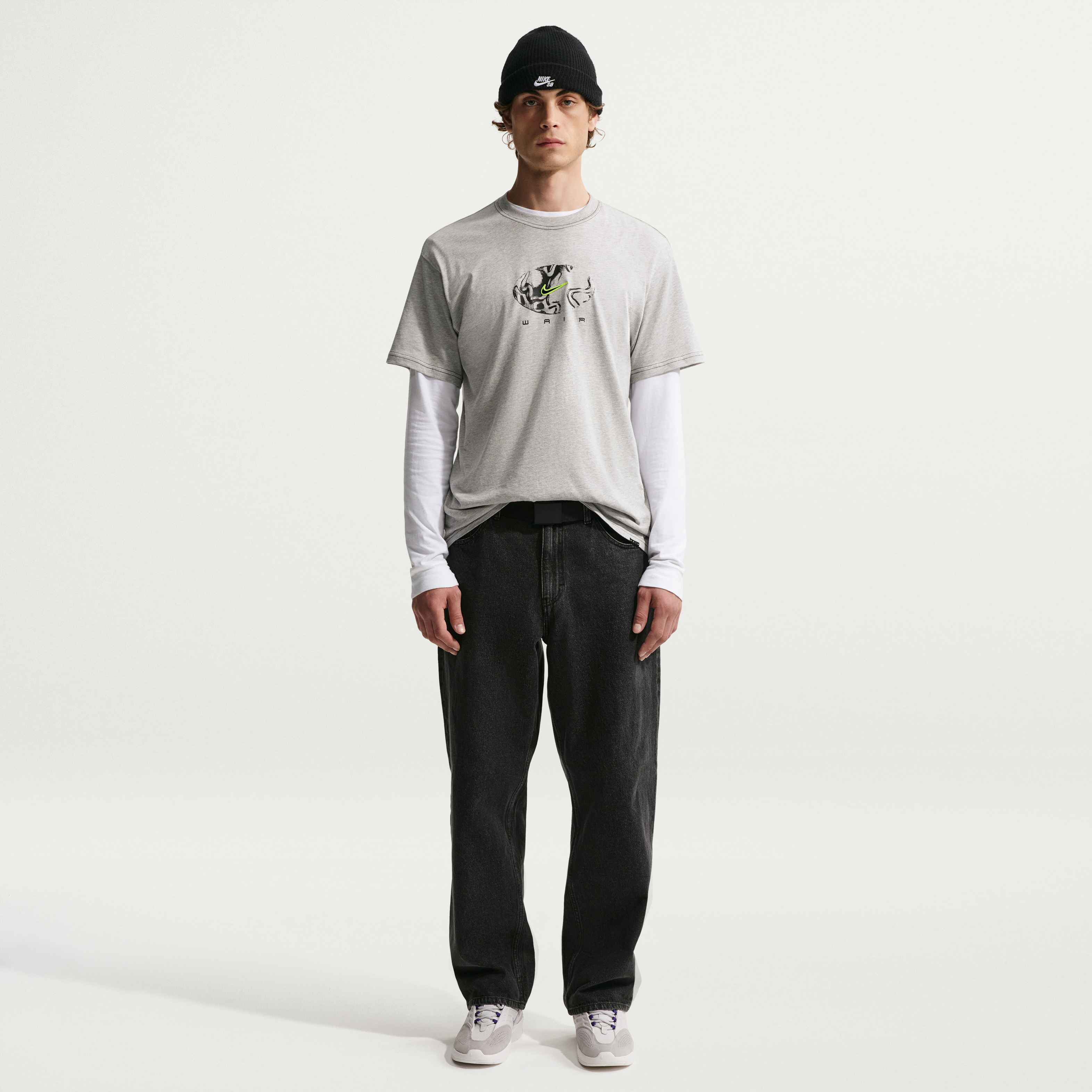 Buy Nike SB Skate T-Shirt - Grey Heather @ Nike UAE
