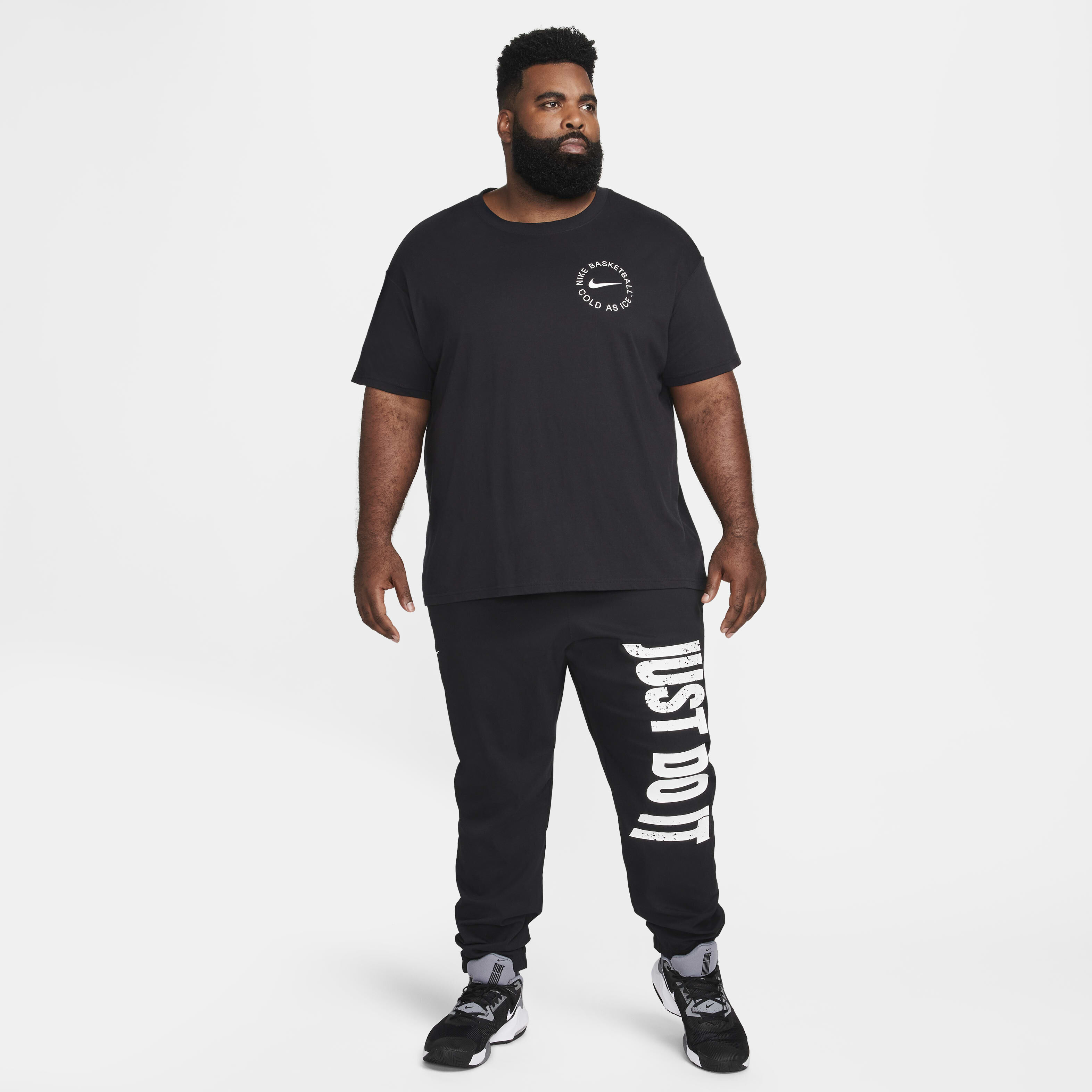 Buy Nike DNA Men's Woven Basketball Trousers - Black/White @ Nike UAE