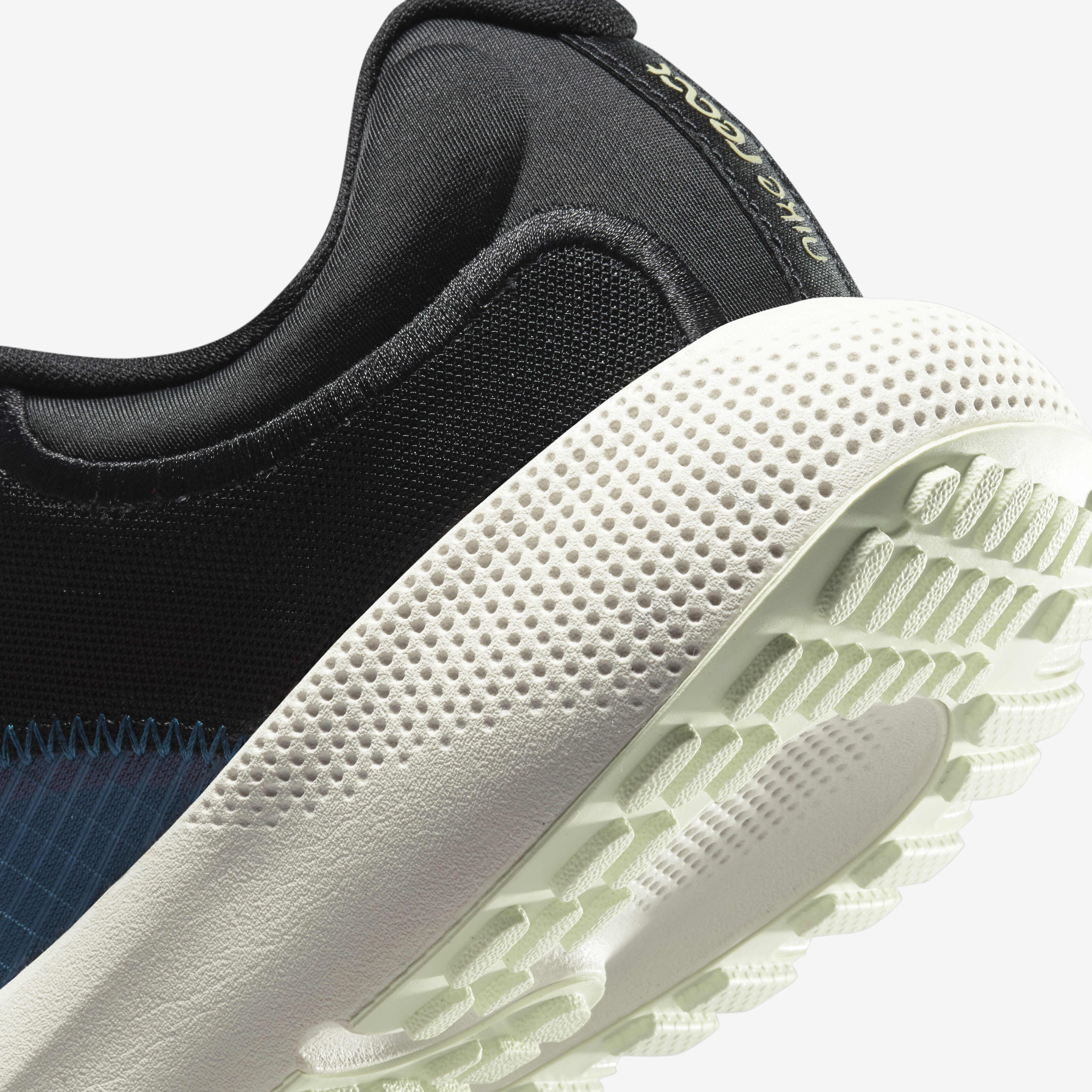 Buy Nike Escape Run Women's Road Running Shoes - Black/Magic Ember ...