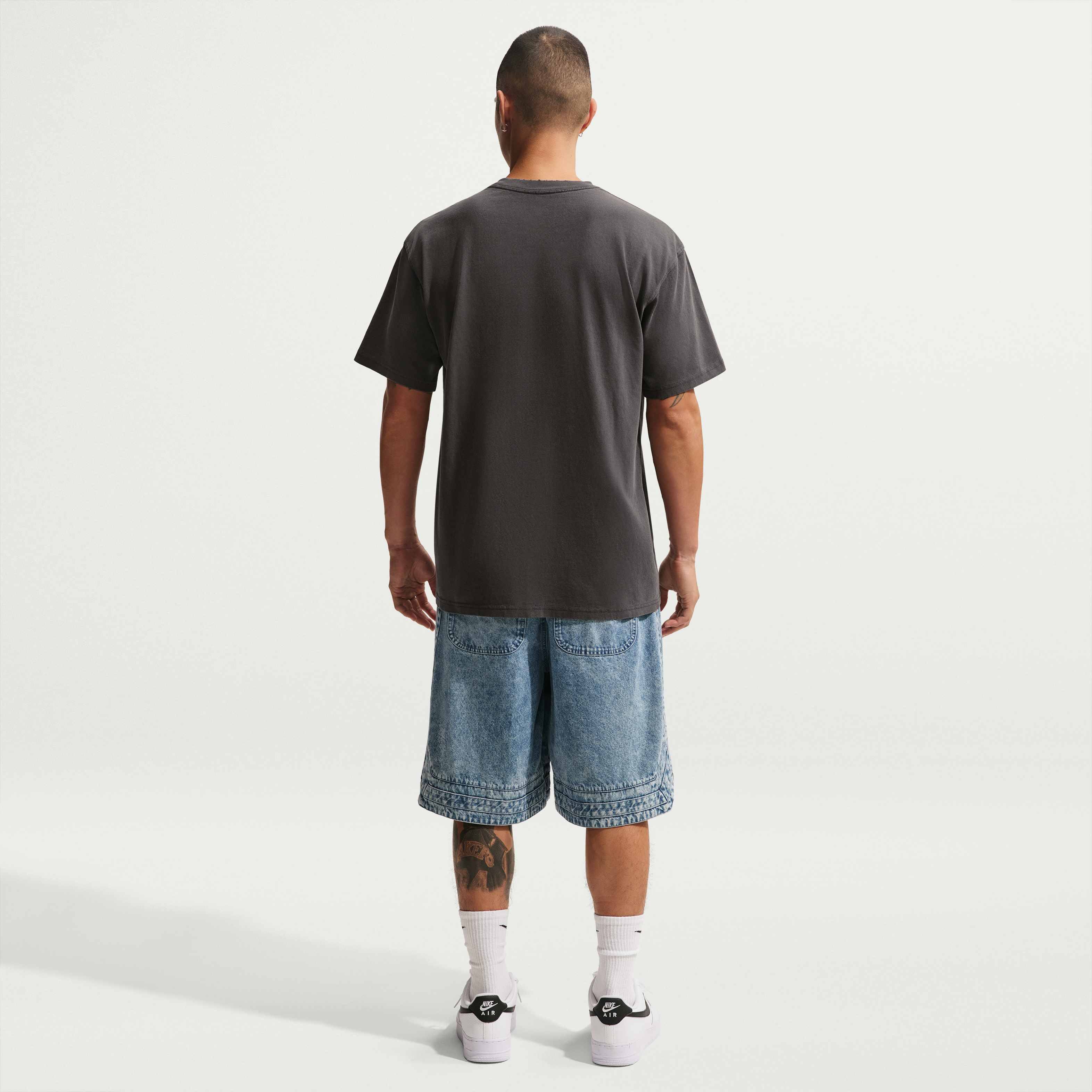 Buy Nike Men's Basketball T-shirt - Anthracite @ Nike UAE